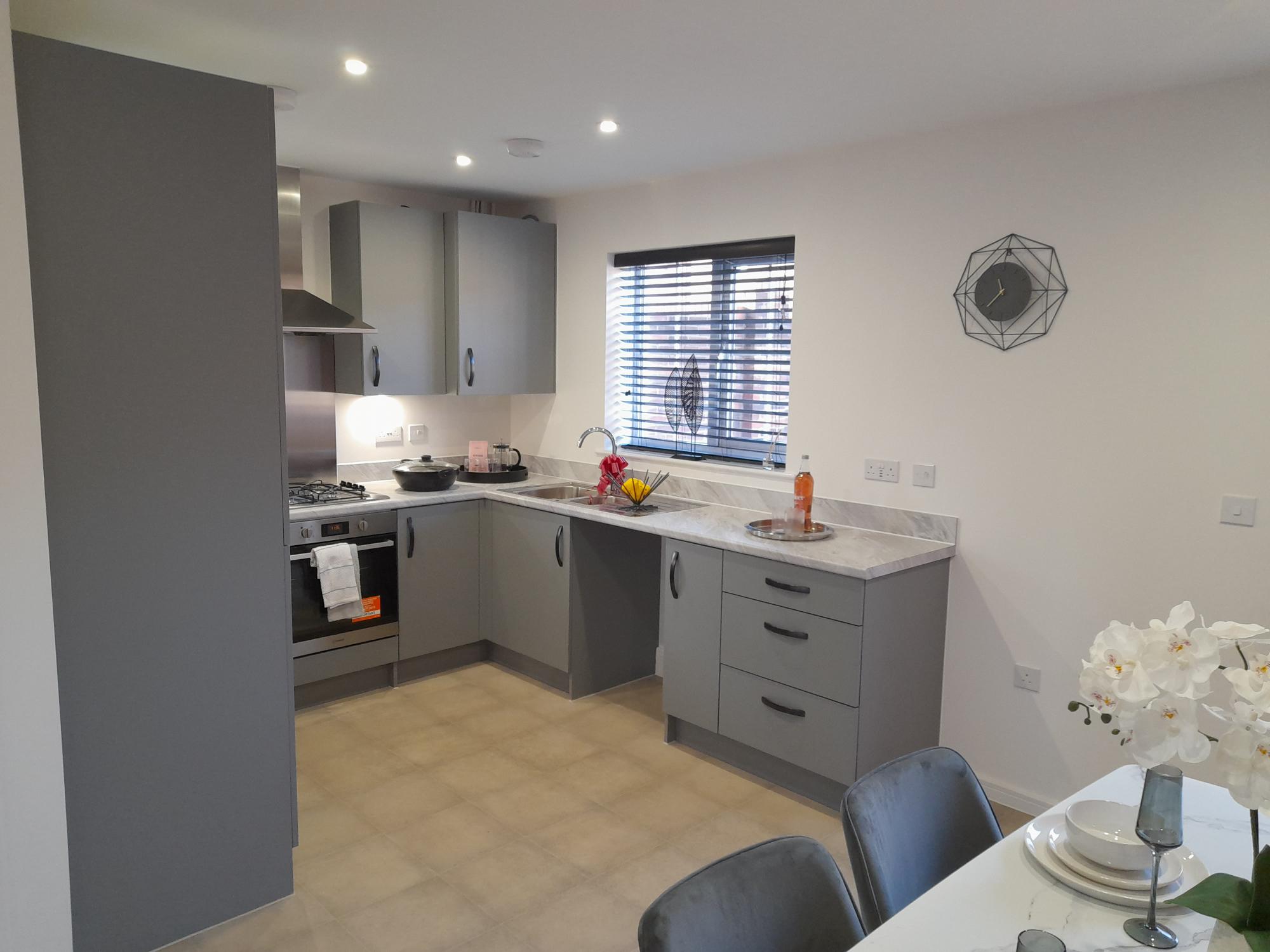 Alvaredus - Fairham - EMH | EMH