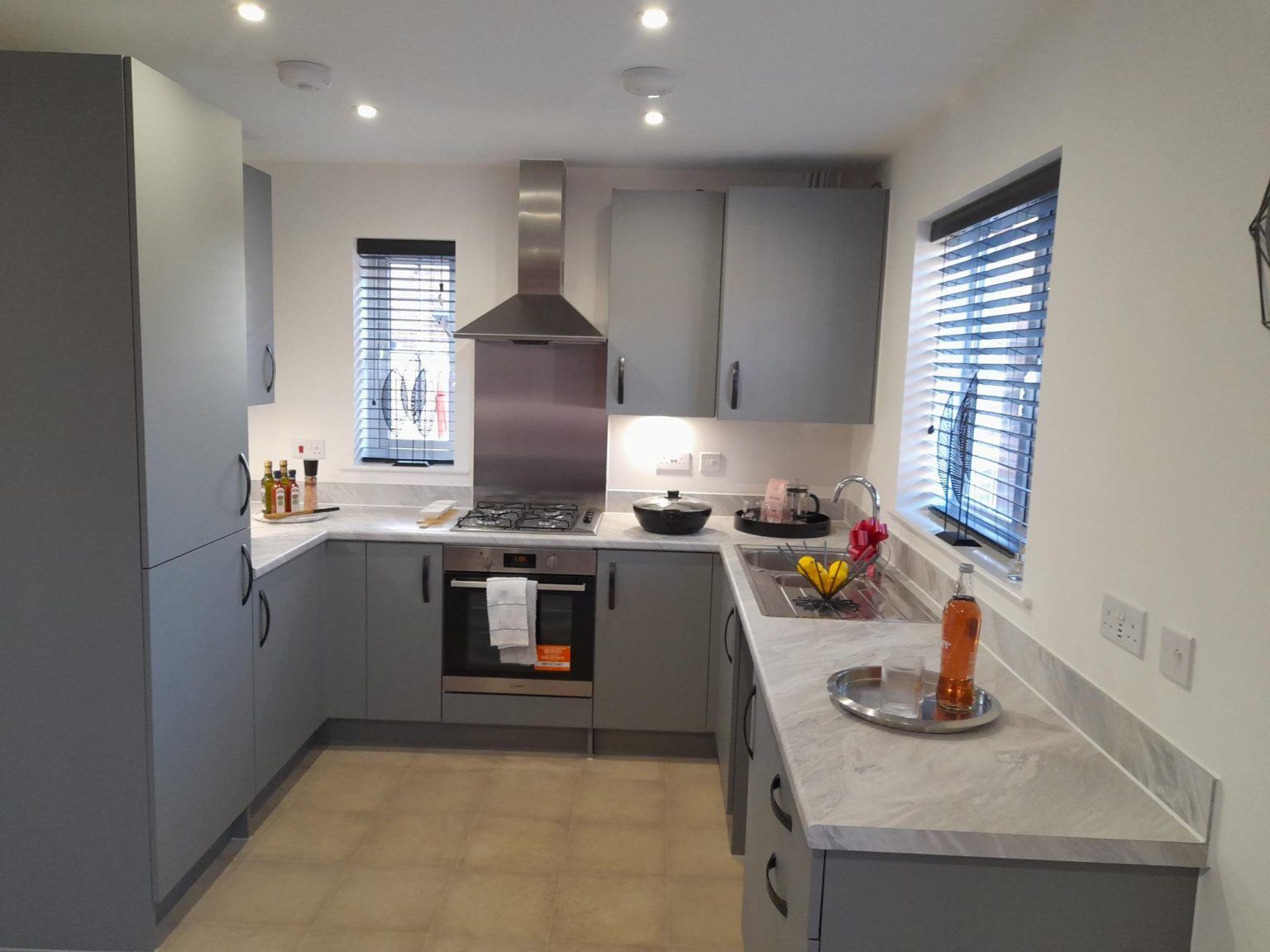 Alvaredus - Fairham - EMH | EMH